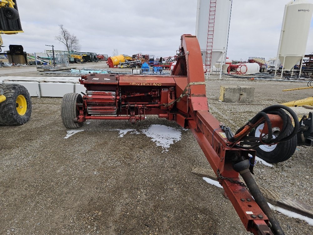 NEW HOLLAND 900 HARVESTER | E00003403 | Embro Farm Systems - Embro ...