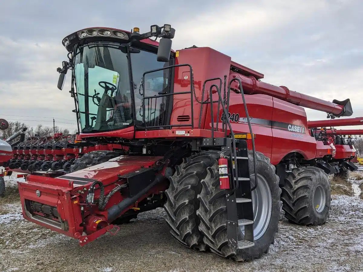 2018 Case IH 8240 | 19743E | Equipment Ontario | CASE IH MAHINDRA JCB ...