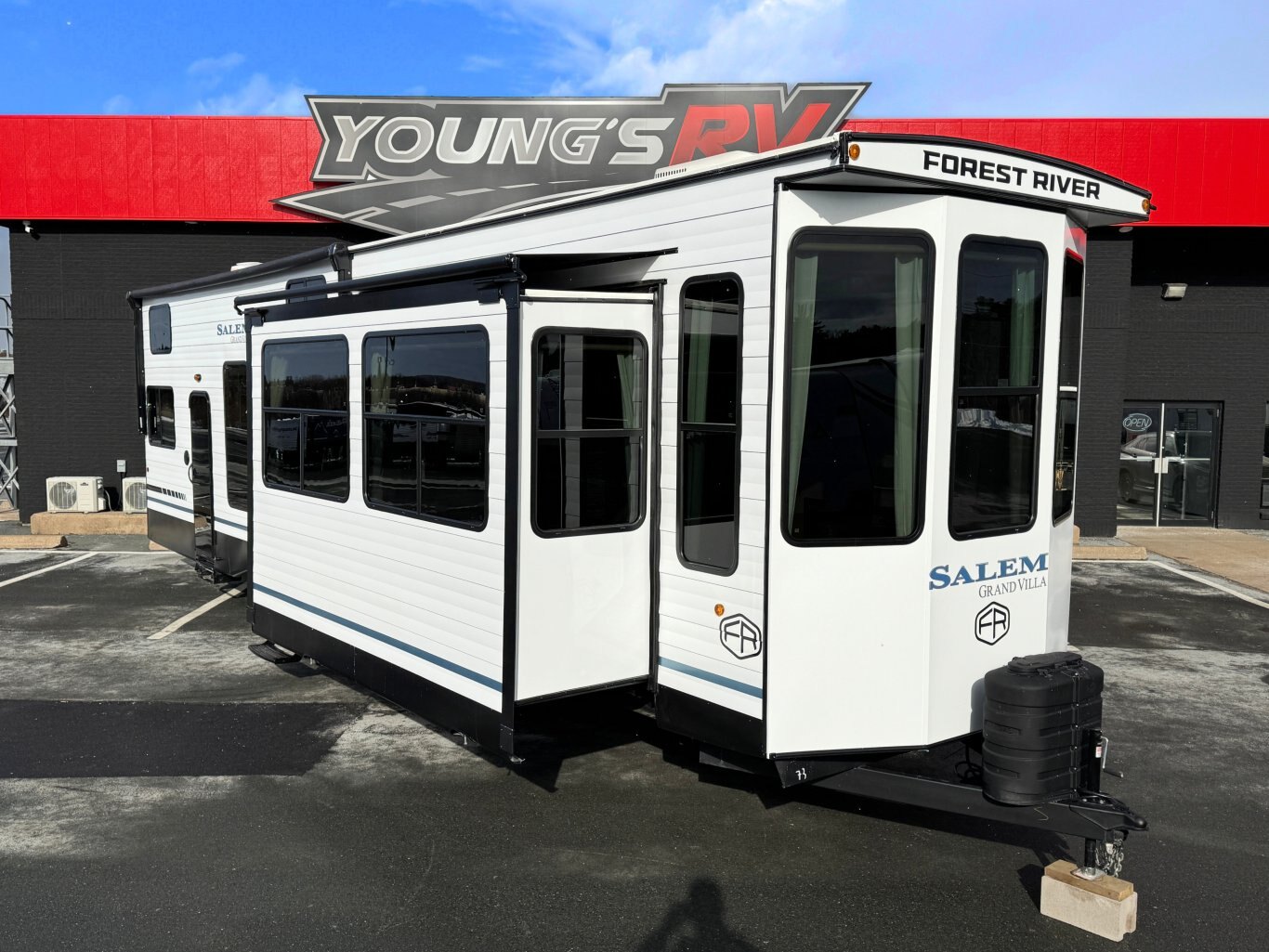 2025 Forest River Salem Grand Villa 42FLDL | Young's RV | Making your ...