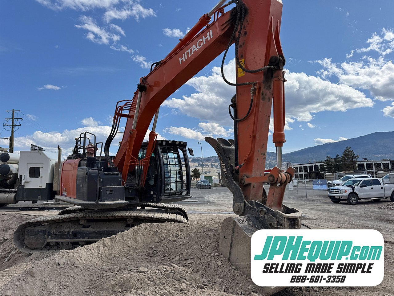2023 Hitachi ZX345USLC-6 Excavator with Thumb #9613 JP2023 Hitachi ...