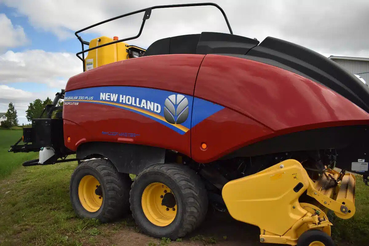 2021 New Holland BIG BALER 330 PLUS | 1000243 | New Holland Dealer in ...