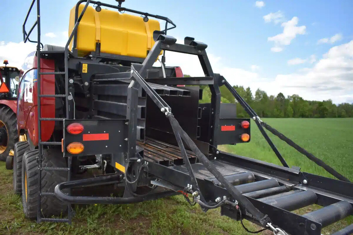 2021 New Holland BIG BALER 330 PLUS | 1000243 | New Holland Dealer in ...